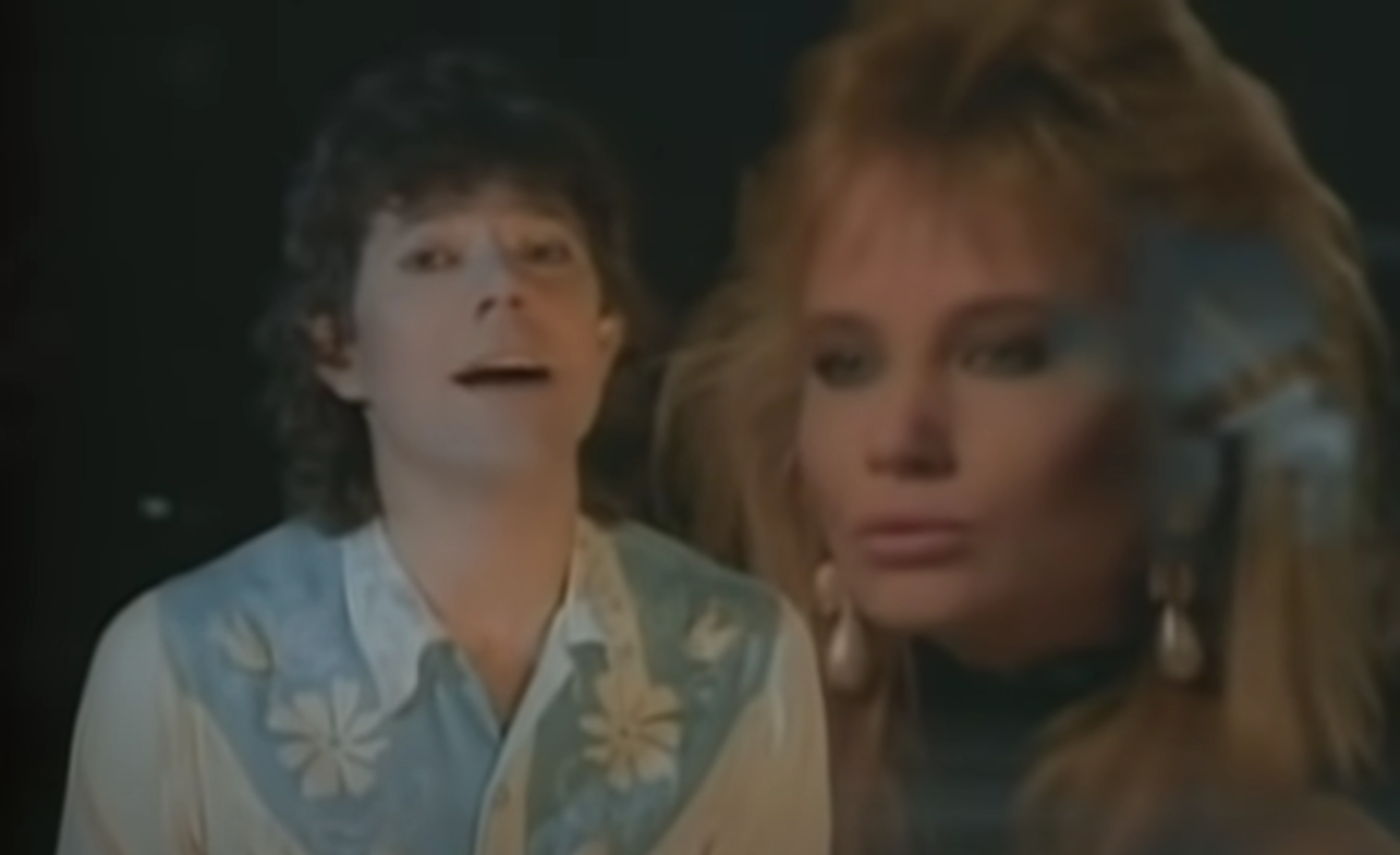 Starship Sara Music Video | The '80s Ruled